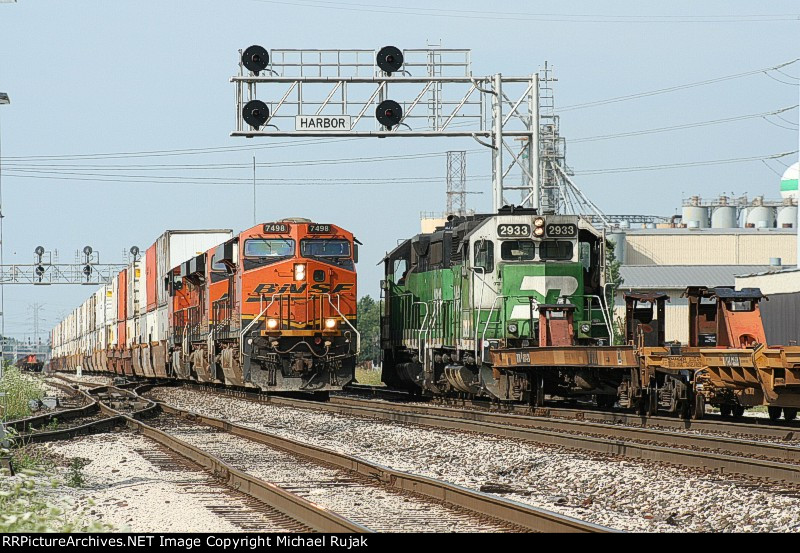 BNSF 7498